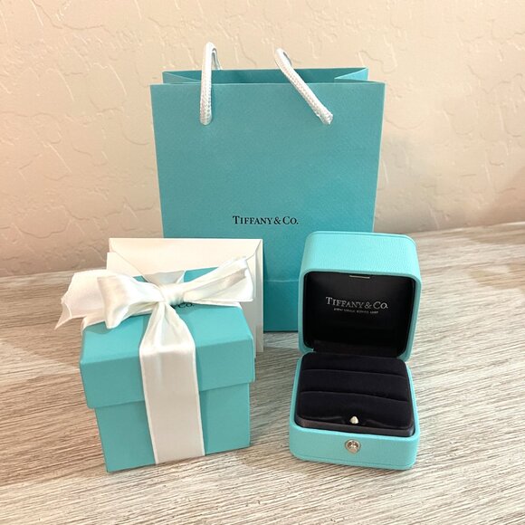 Tiffany & Co. | Jewelry | Tiffany Co Box Blue Leather Double Ring ...